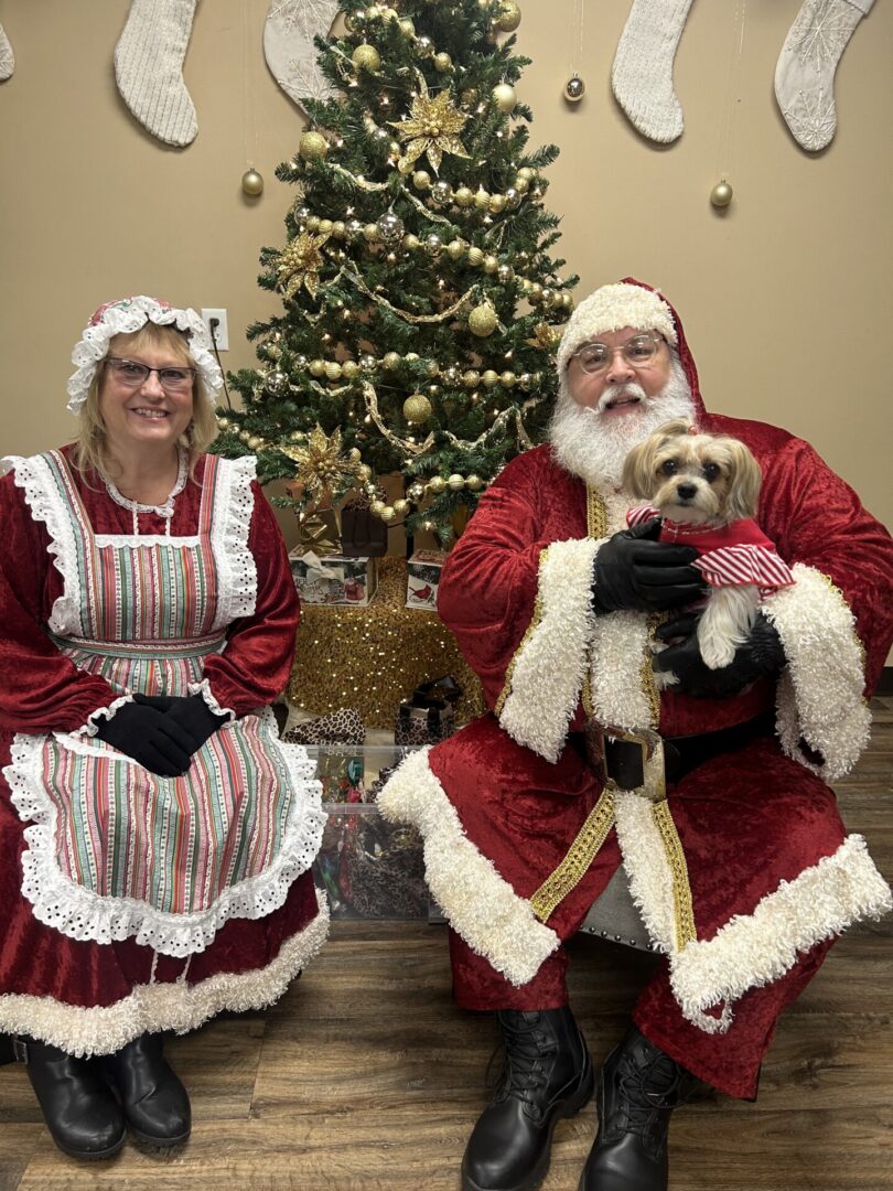 🎅🏼🤶🏼 Santa's Coming to Caleena & Co. 🎄 - Caleena & Co